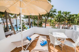 Apartamento luxo, 2 quartos, vista para o mar | Opções para refeição ao ar livre
