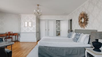 Suíte premium (Main building) | 1 quarto, roupas de cama antialérgicas, individualmente decorados