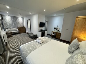 Quarto casal superluxo (Cosy Double Second Floor) | Frigobar, cofres nos quartos, ferros/tábuas de passar roupa