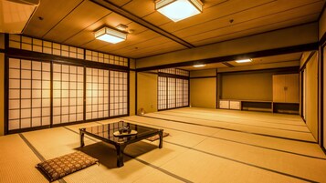 Quarto Standard, não fumadores (JP Style 30 tatami mats wo bath) | Cofre no quarto, secretária, Wi-fi grátis, roupa de cama fornecida
