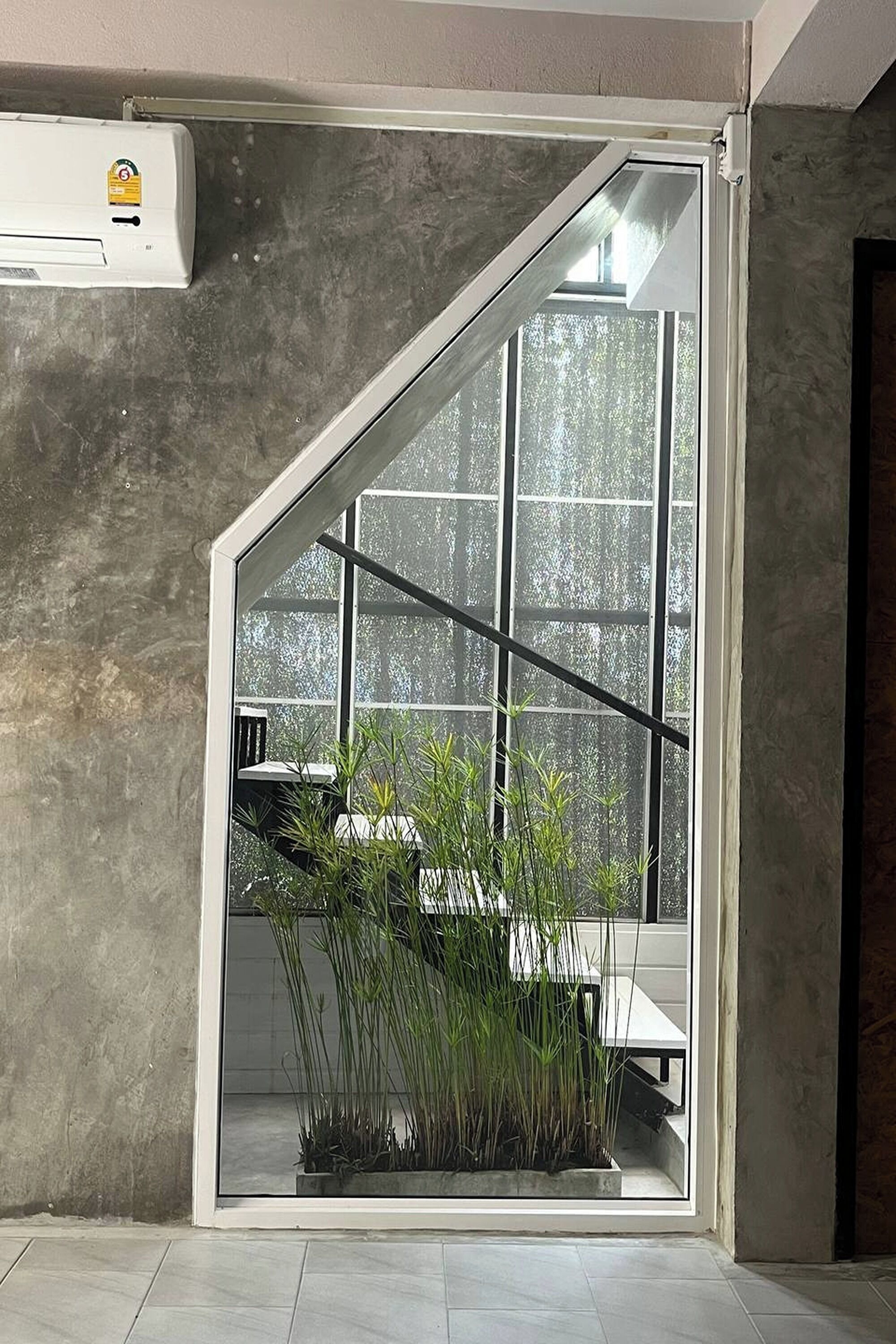 Vila standard | Escrivaninha, Wi-Fi de cortesia, roupa de cama