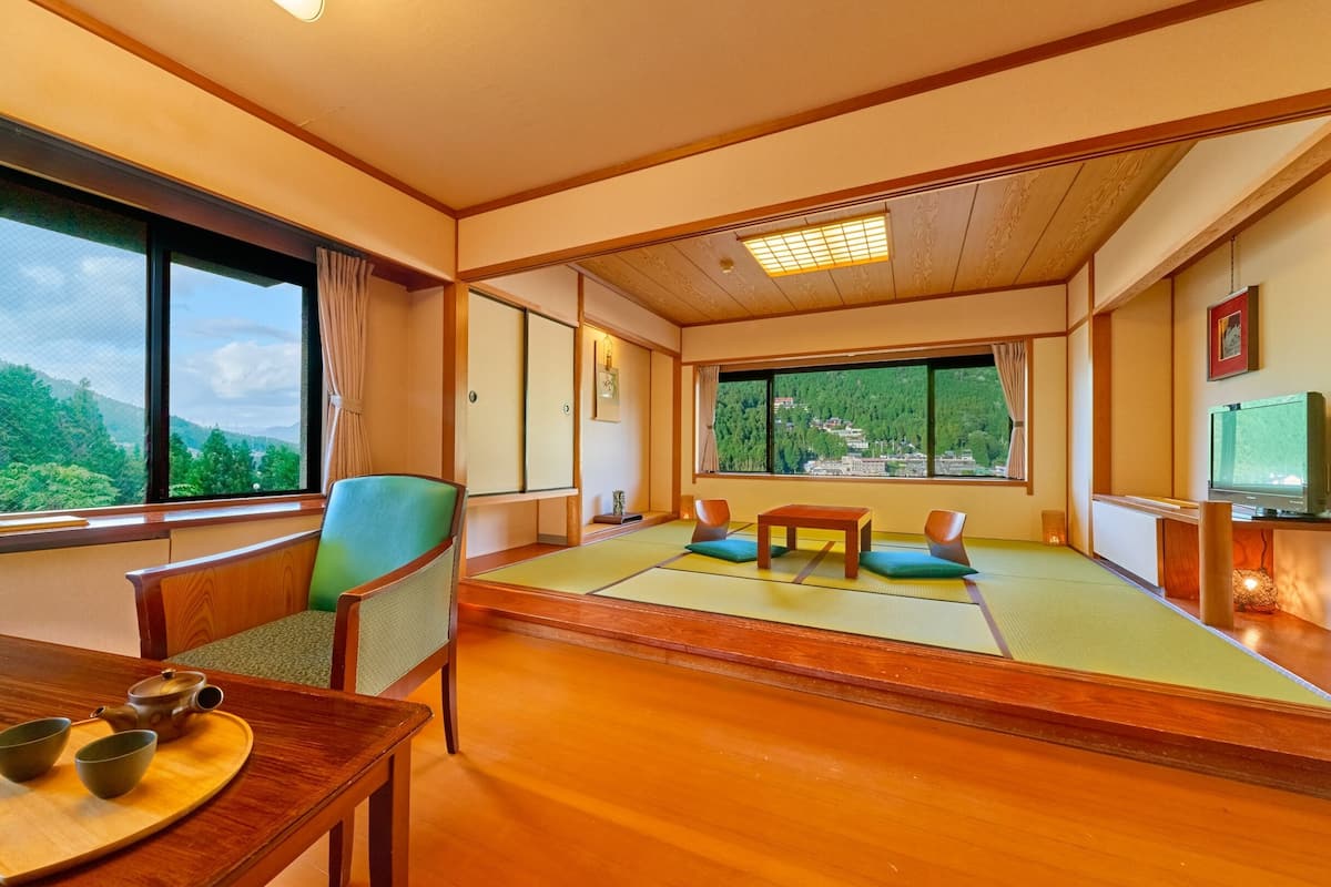 Quarto superior, para não fumantes (Japanese Style with bath) | Cofres nos quartos, escrivaninha, Wi-Fi de cortesia, roupa de cama