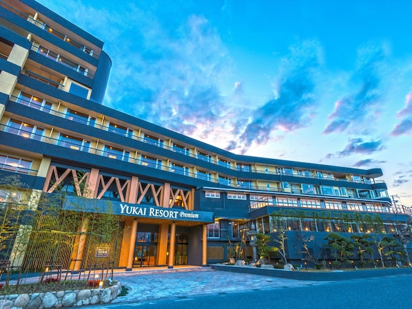 Yukai Resort Premium ShirahamaGyoen in Shirahama: Find Hotel Reviews ...