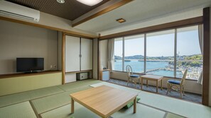 Quarto Standard, não fumadores (Japanese Style, With Bath) | Cofre no quarto, secretária, Wi-fi grátis