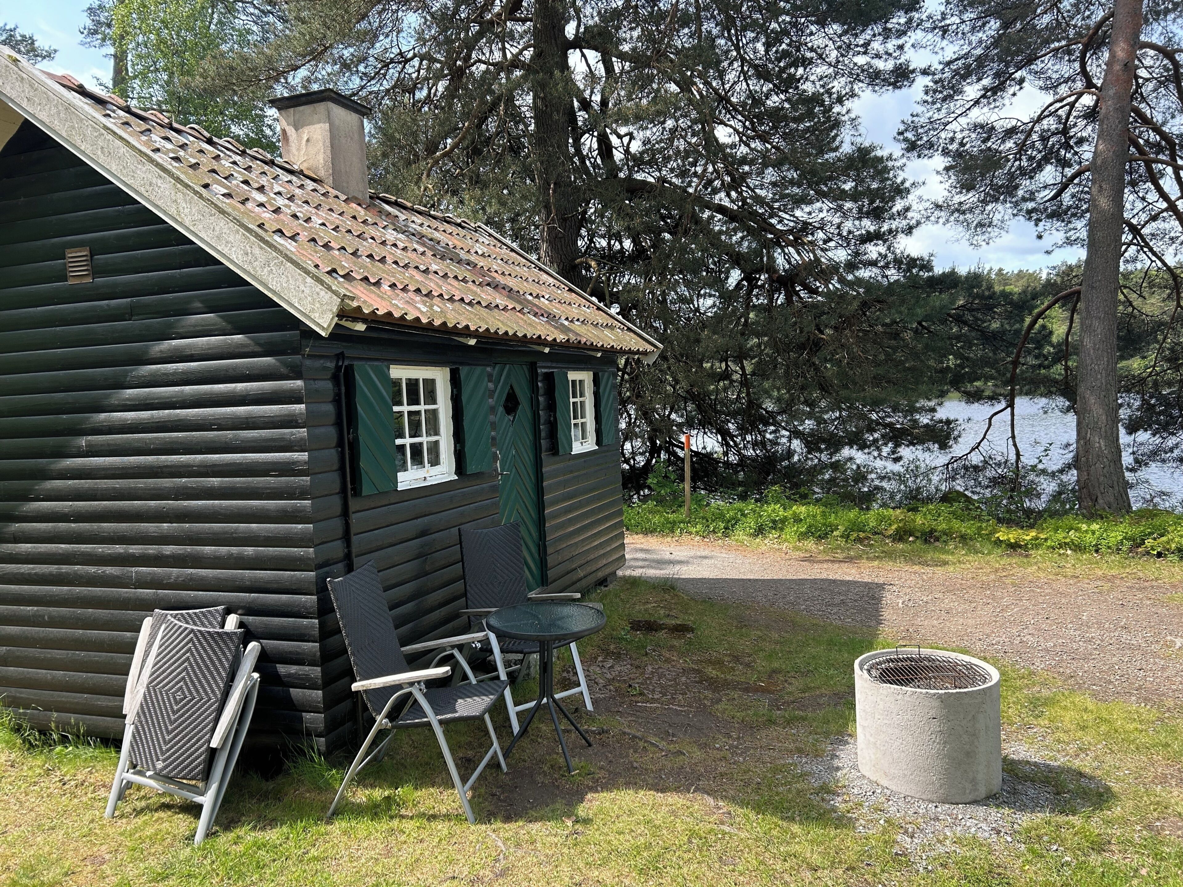 Cabana de Madeira Básica, vista para o lago, junto ao lago | Terraço/pátio interior