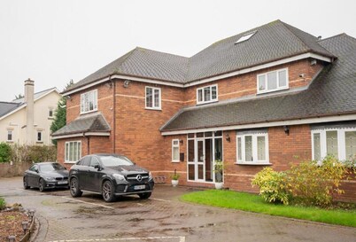 OakCroft GuestHouse Manchester Airport