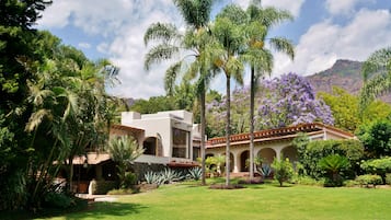 Fachada da propriedade