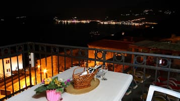 Apartamento standard, 1 quarto, terraço, vista para o mar | Terraço/pátio