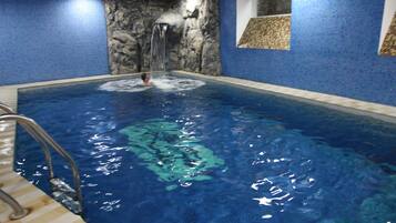 Piscina interna, piscina externa