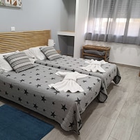 Quarto duplo, terraço | Escrivaninha, cortinas blackout, quartos à prova de som