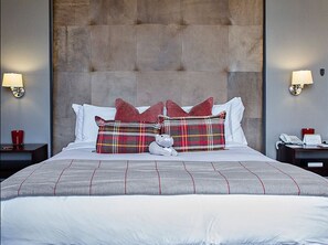 Suite de Luxo (New Quarter Suites) | Roupa de alta qualidade, minibar com produtos grátis, cofre no quarto