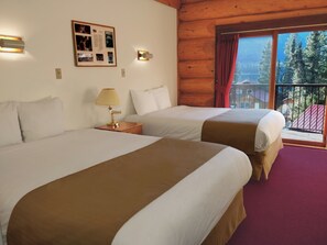 Quarto standard, 2 camas Queen (Main Lodge) | Cortinas blackout, Wi-Fi de cortesia, roupa de cama