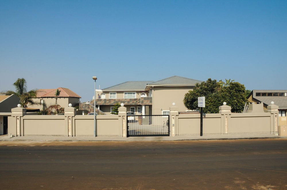 Sea Breeze Guesthouse - Swakopmund