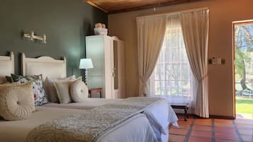Quarto duplo conforto, 2 camas de solteiro, para não fumantes, vista para o jardim | Roupas de cama antialérgicas, cofres nos quartos