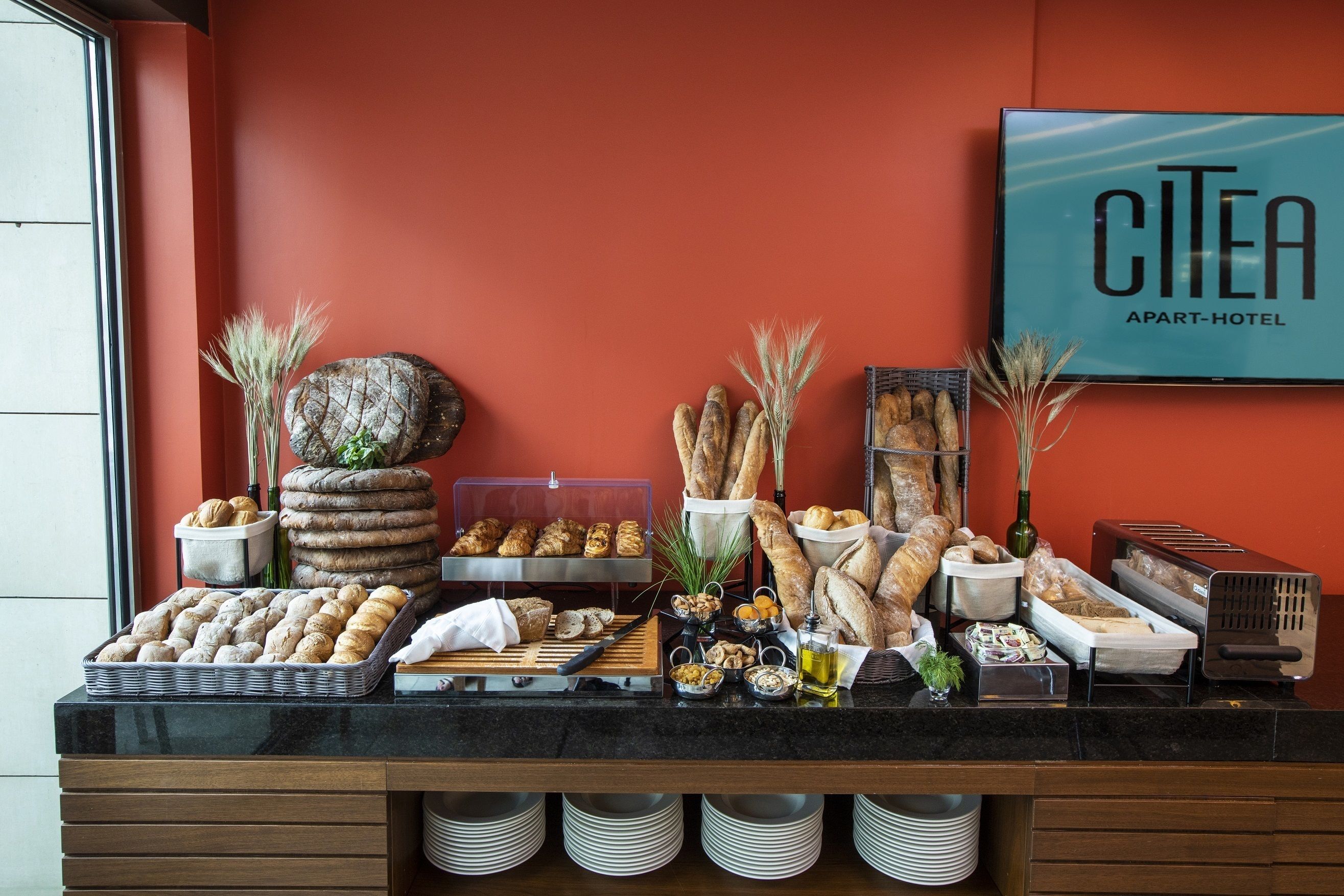 Pequeno-almoço tipo buffet diário mediante uma taxa 