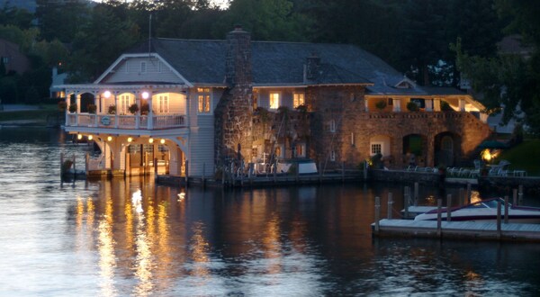 Boathouse Waterfront Lodging - New York (staat)
