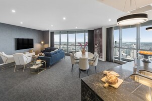 Penthouse, 3 quartos (Parkland) | Sala de estar | TV de ecrã plano 