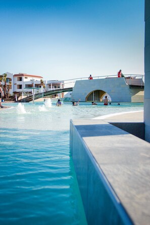 Piscina externa sazonal