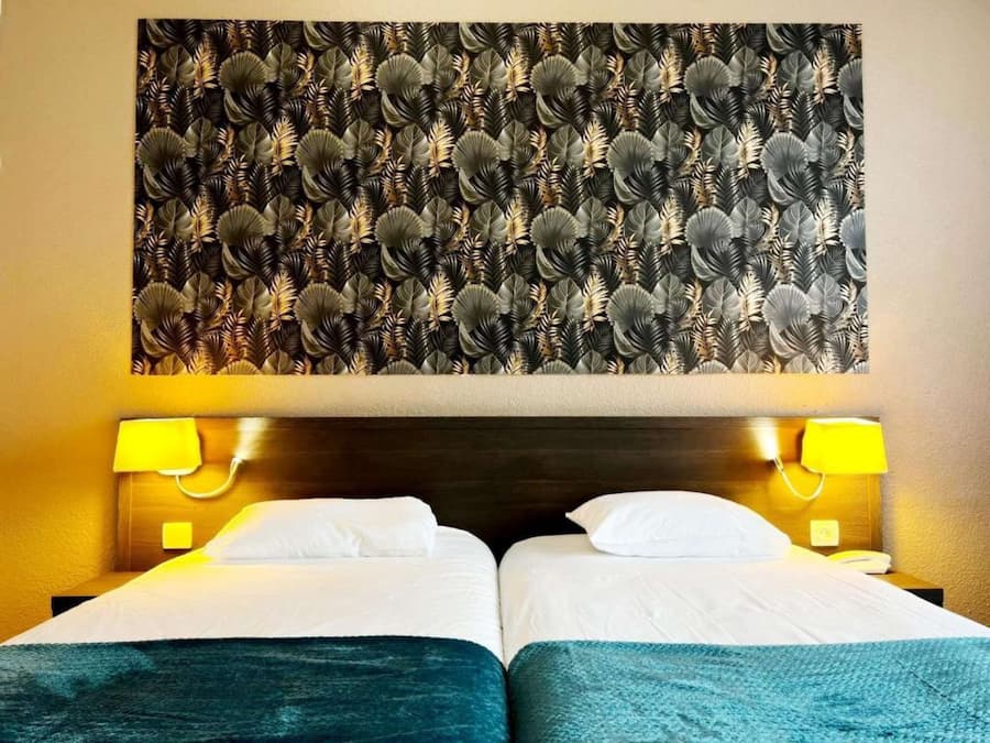 Quarto casal ou duplo standard | Escrivaninha, Wi-Fi de cortesia, roupa de cama