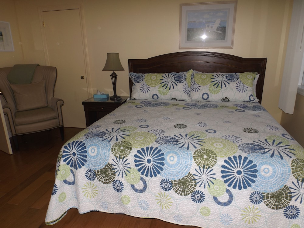 Footbridge North Hotel - Maine