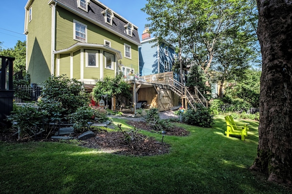 The Elizabeth Manor Guesthouse - Newfoundland and Labrador