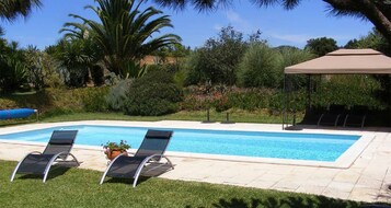 Piscina externa sazonal