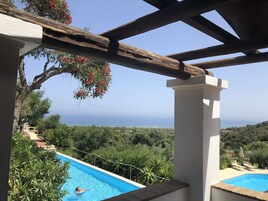 Piscina exterior sazonal