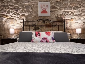 Quarto Duplo, vista para a montanha | Roupa de alta qualidade, secretária 