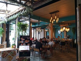 Café da manhã, almoço e jantar
