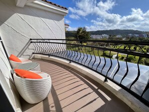 Quarto quádruplo família, sacada, na torre | Varanda coberta