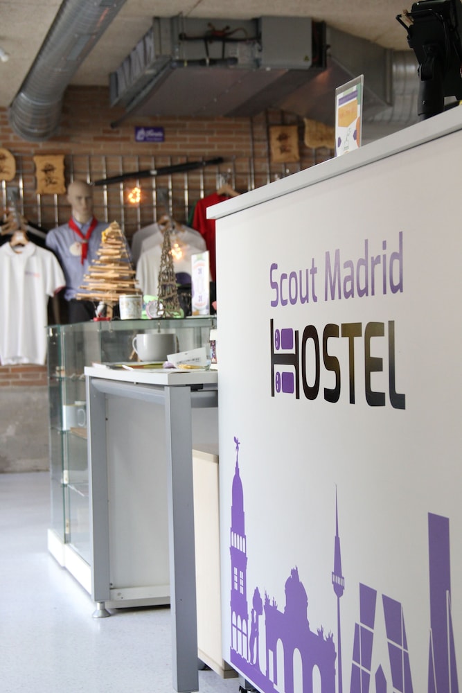 Scout Madrid Hostel - Madrid