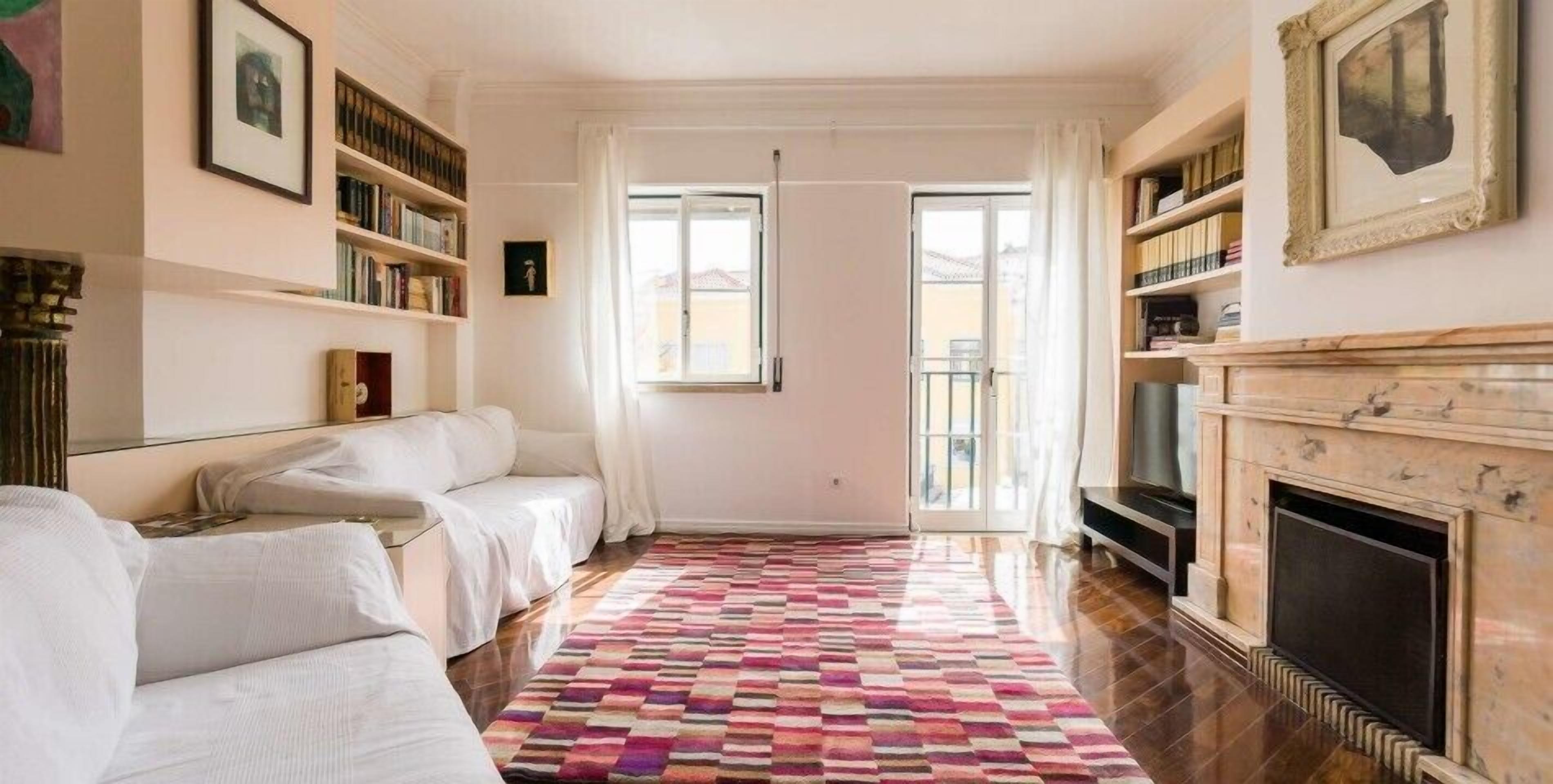 Apartamento Comfort, 3 quartos | Sala | Televisor 