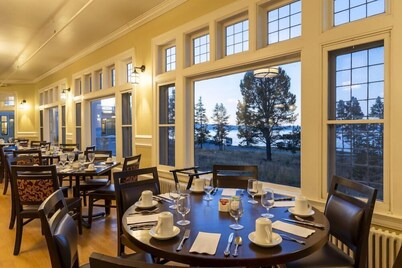 Lake Yellowstone Hotel And Cabins - Inside the Park