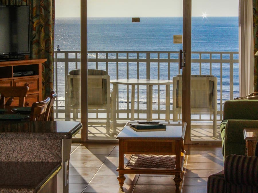 Apartamento em Condomínio Fechado, 2 quartos | Sala de estar | Televisor