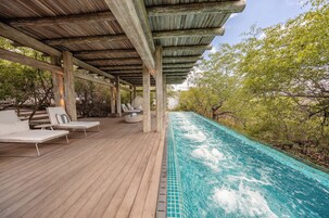 Sala(s) para tratamentos a casais, banheira de hidromassagem 