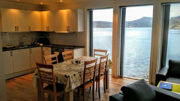 Apartamento, 3 quartos, vista para o mar | Vista para a praia ou o mar