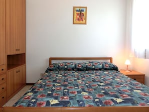 Apartamento, 1 quarto | 1 quarto, cofre no quarto, berços/camas para crianças 