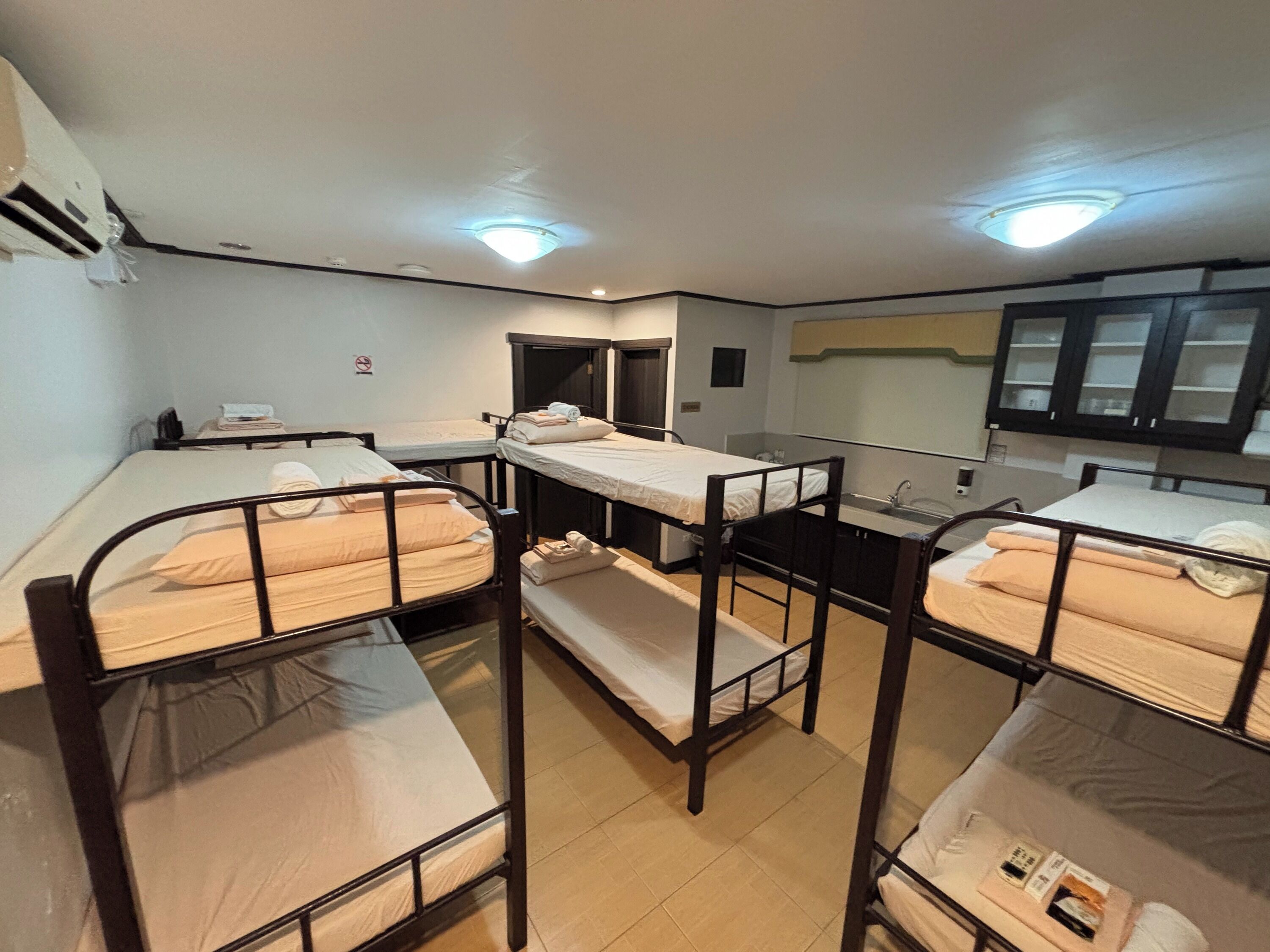 Suíte família | Cozinha privada | Micro-ondas, chaleira elétrica