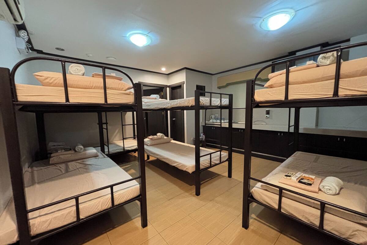 Suíte família | 1 quarto, escrivaninha, ferros/tábuas de passar roupa, Wi-Fi de cortesia