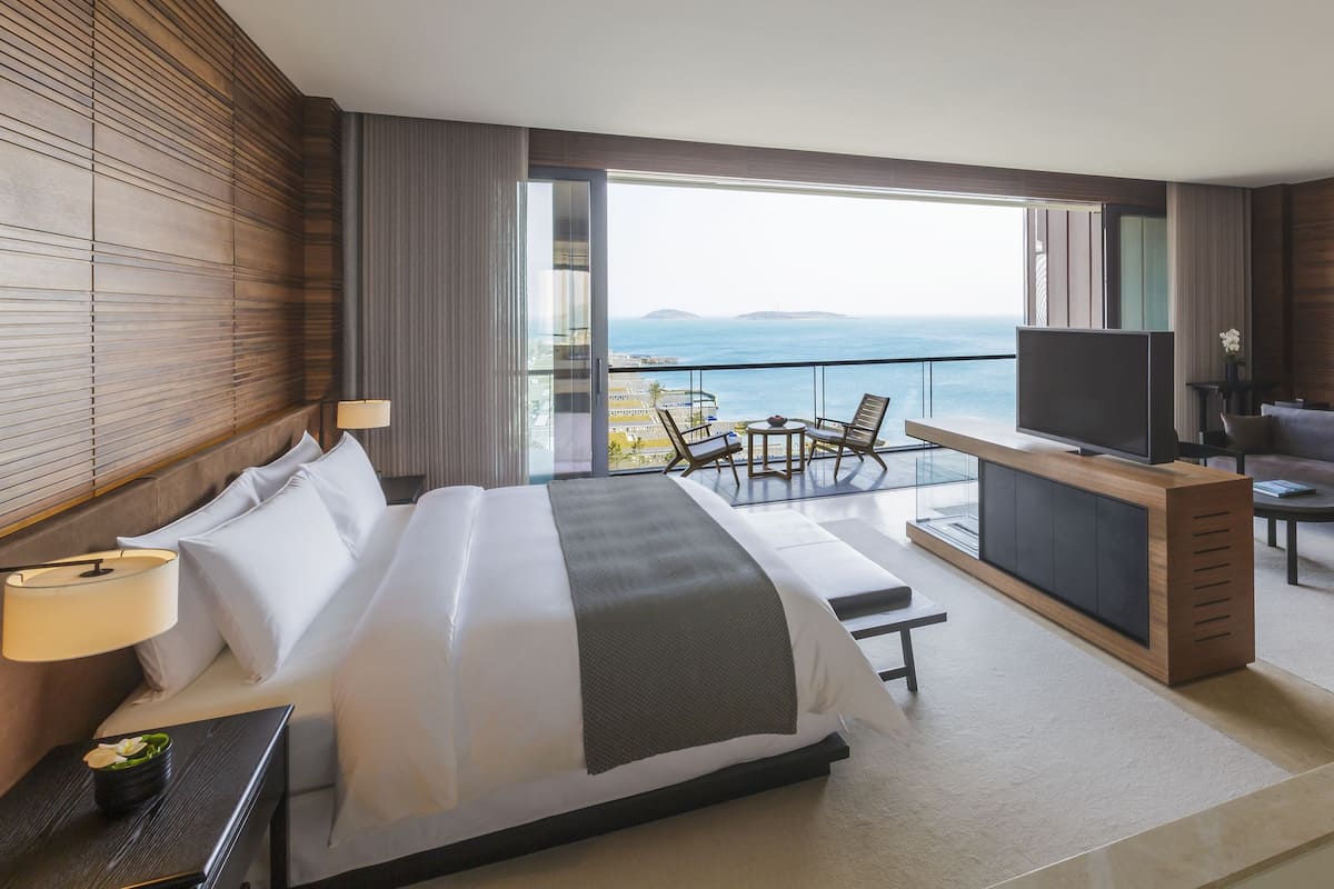 Suite, vista para o mar (1 King Bed) | Berços/camas para crianças