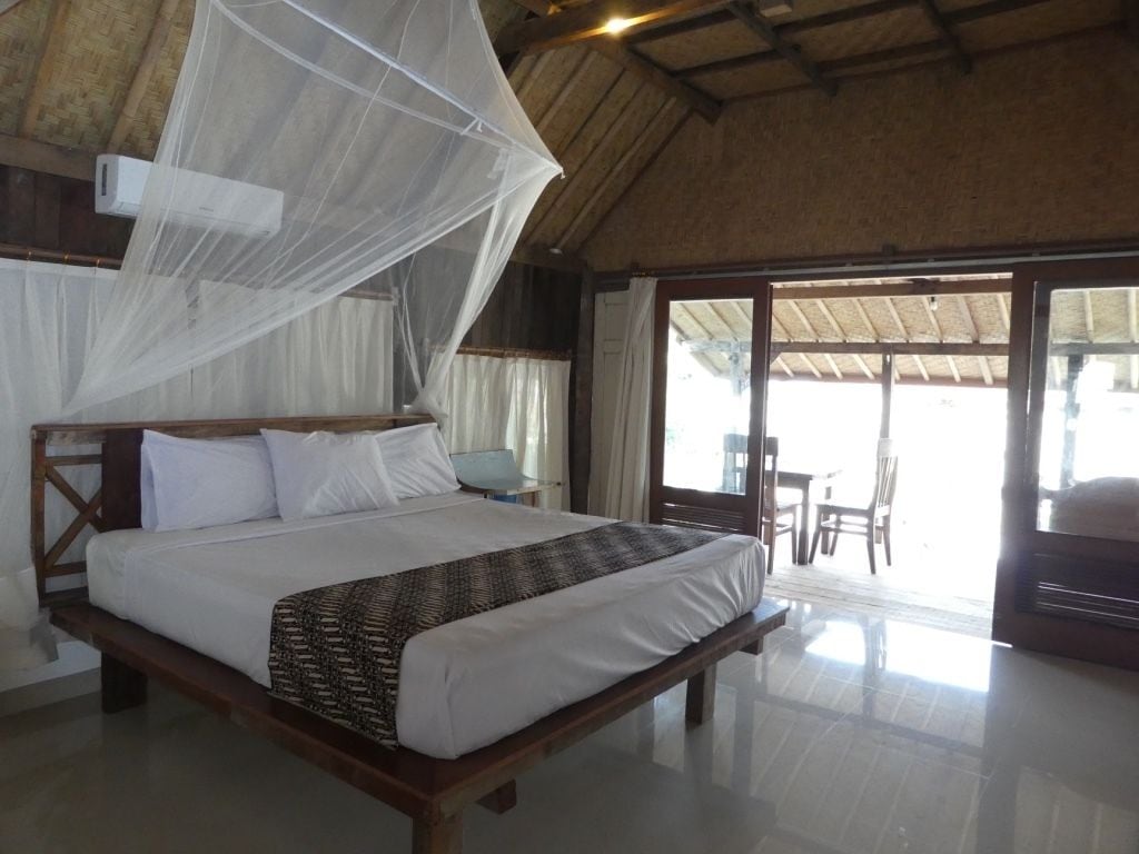 Bangalô, vista para o jardim | Roupas de cama premium, frigobar, quartos à prova de som, roupa de cama