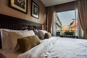Book Sala Arun in Bangkok | Hotels.com