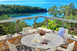 Villa Nobre, piscina privativa, vista para o mar | Vista da varanda