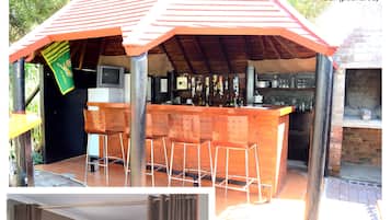 Bar junto à piscina