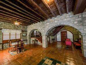 Casa (Casa Binondo 2) | Cofre no quarto, Wi-fi grátis, roupa de cama fornecida 