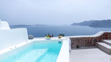 Villa, 2 quartos, banheira de hidromassagem, vista para o mar | Terraço/pátio interior