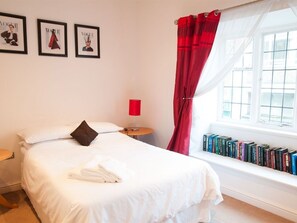 Cortinas/cortinados opacos, ferro/tábua de engomar, Wi-fi grátis 