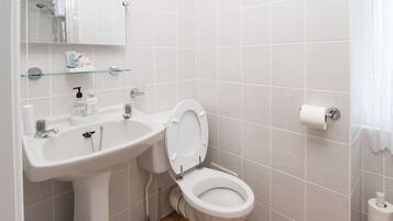 Quarto Duplo Superior, casa de banho anexa | Casa de banho