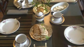 Café da manhã continental grátis todos os dias