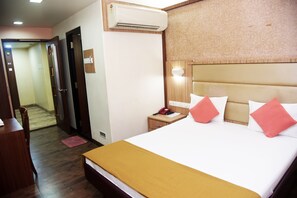 Quarto Deluxe | Secretária, ferro/tábua de engomar, Wi-fi grátis